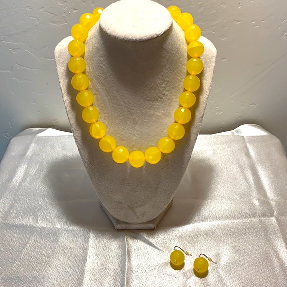 Charming Charlie | Jewelry | Yellow Necklace And Earrings From Charming ...